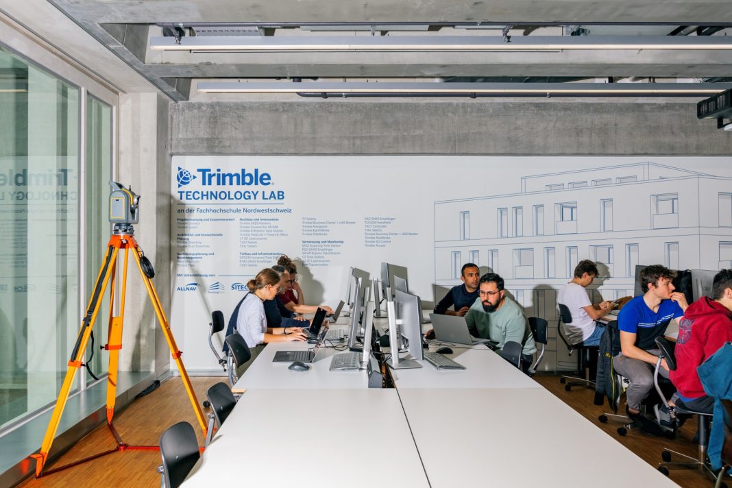 Eröffnung des Trimble Technology Lab im Campus Muttenz der ...